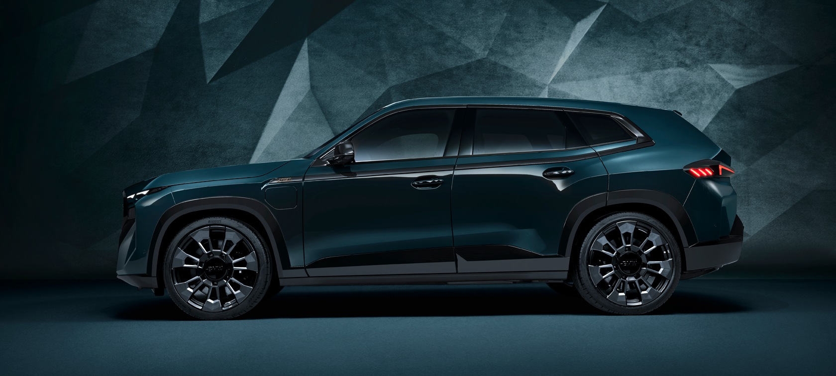 BMW Individual special paint finishes for the BMW XM