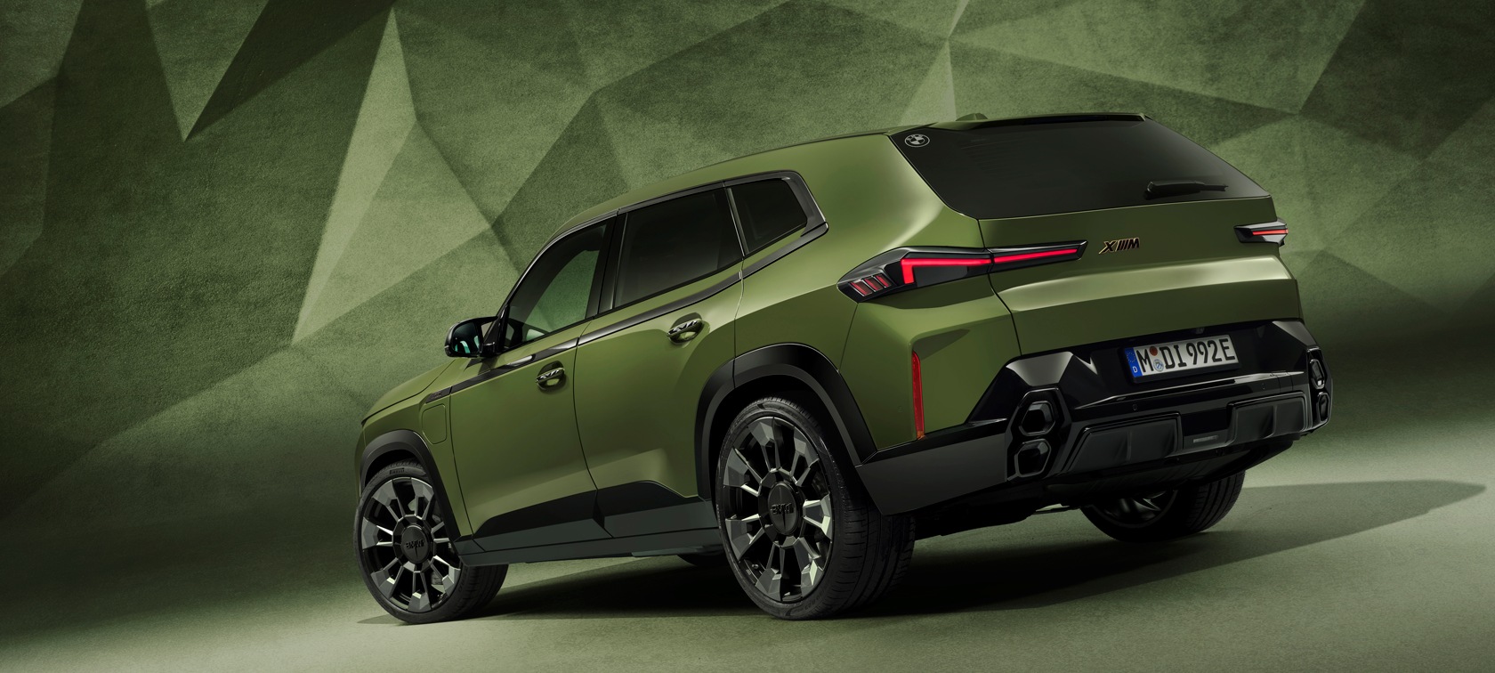 BMW Individual special paint finishes for the BMW XM